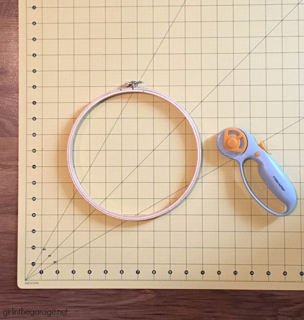 Easy DIY Rag Wreath from Vintage Bed Linens - Girl in the Garage®