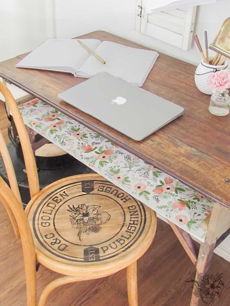 30+ Charming DIY Farmhouse Chairs: Build + Makeover Ideas - Girl in the ...