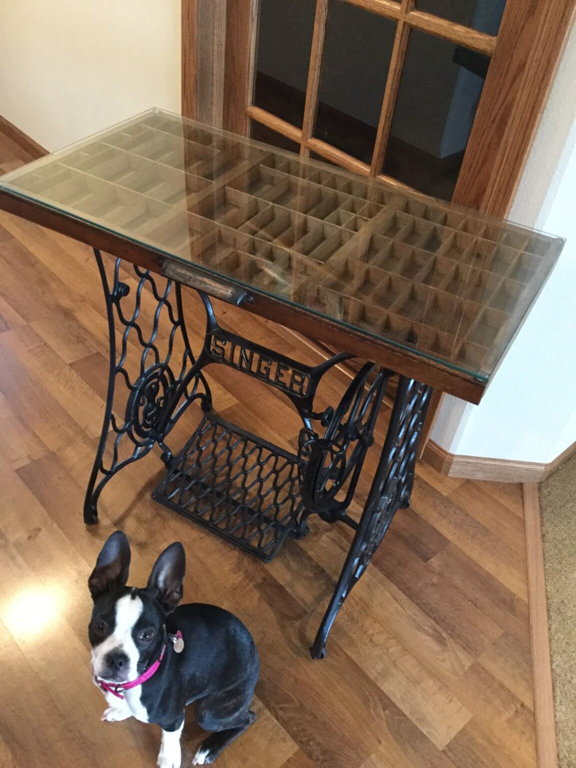 DIY Ideas to Repurpose Old Sewing Machine Tables and Cabinets - Girl in ...